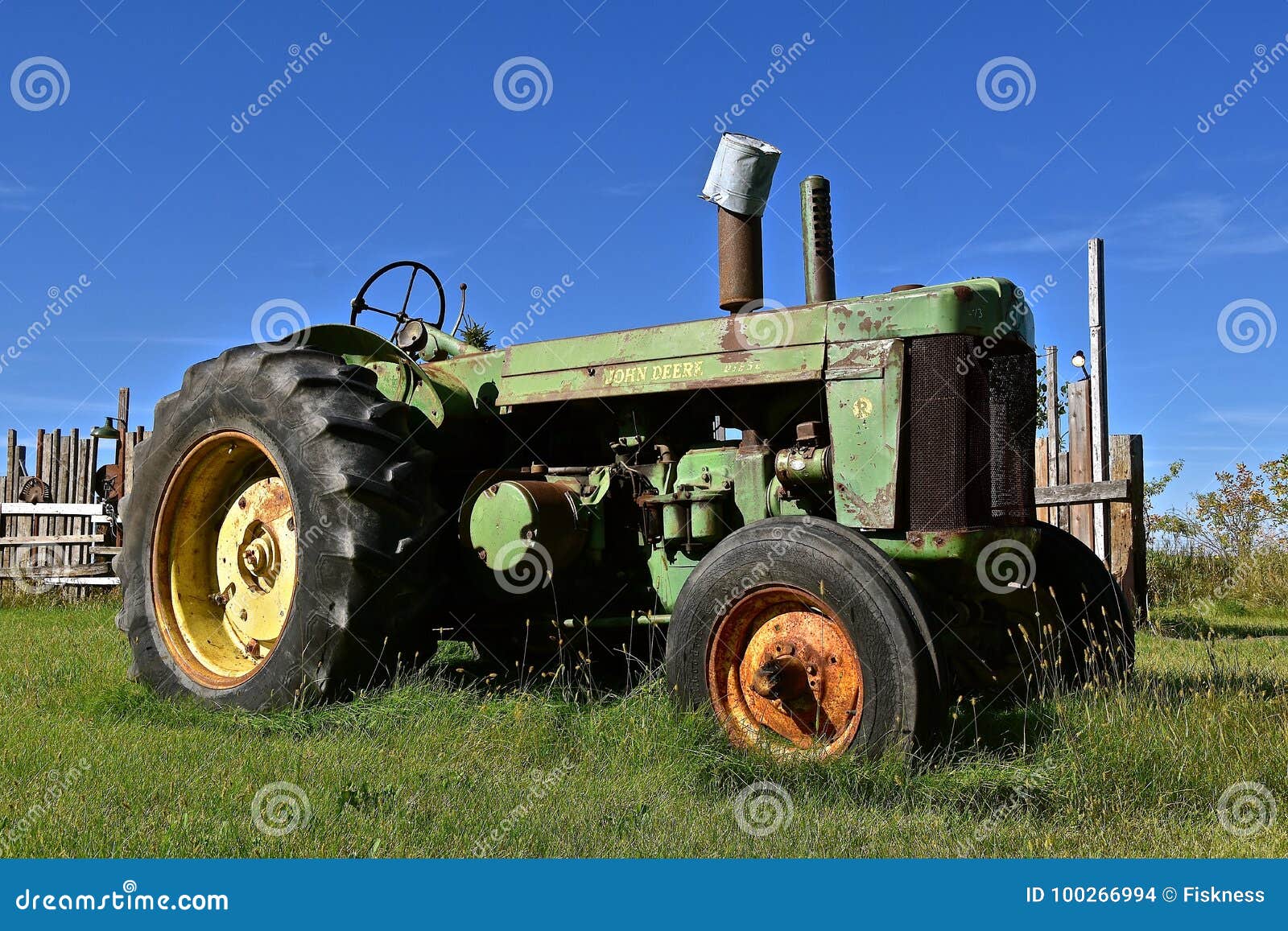 Alter Traktor John Deeres R Redaktionelles Stockbild - Bild von ...