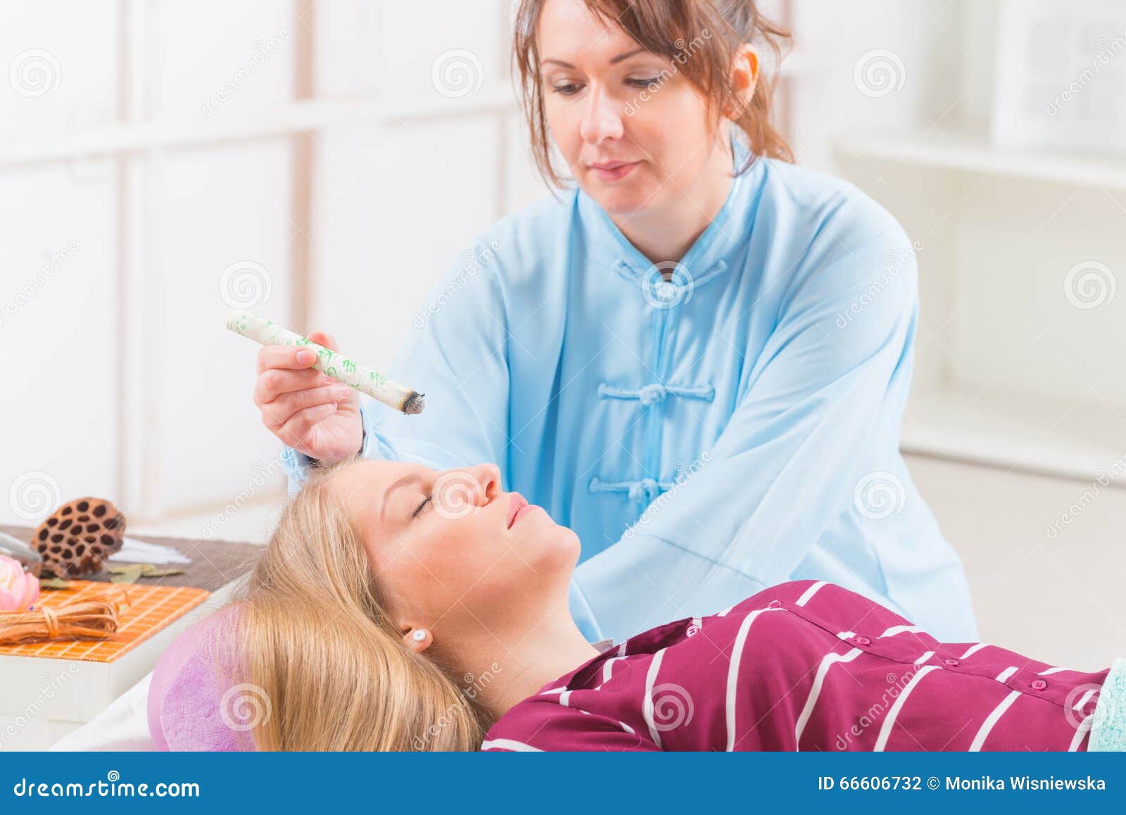 Alternative Medicine Therapist Doing Moxa Treatment Stock Photo - Image ...