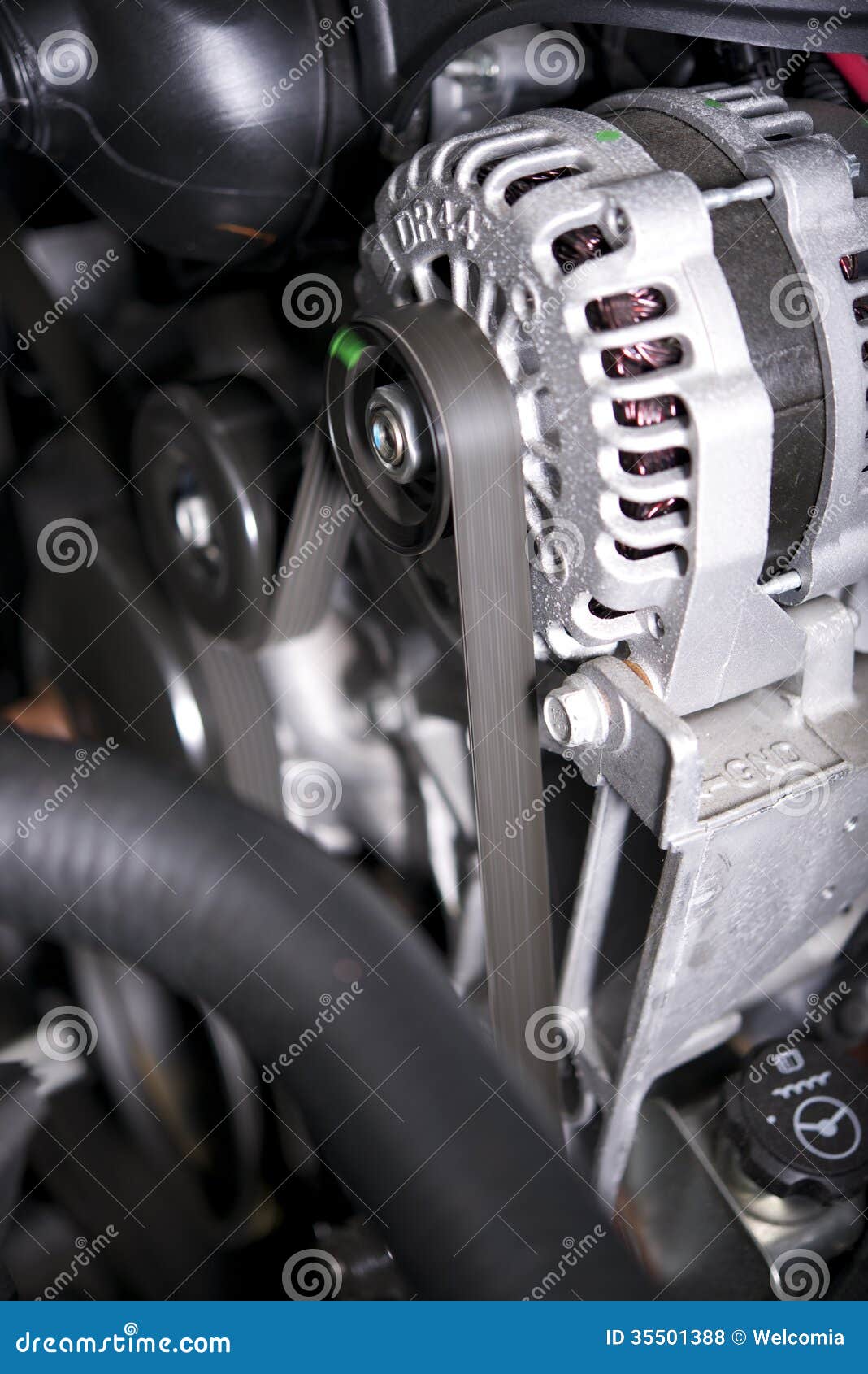 Alternatore fotografia stock. Immagine di parte, rotazione - 35501388