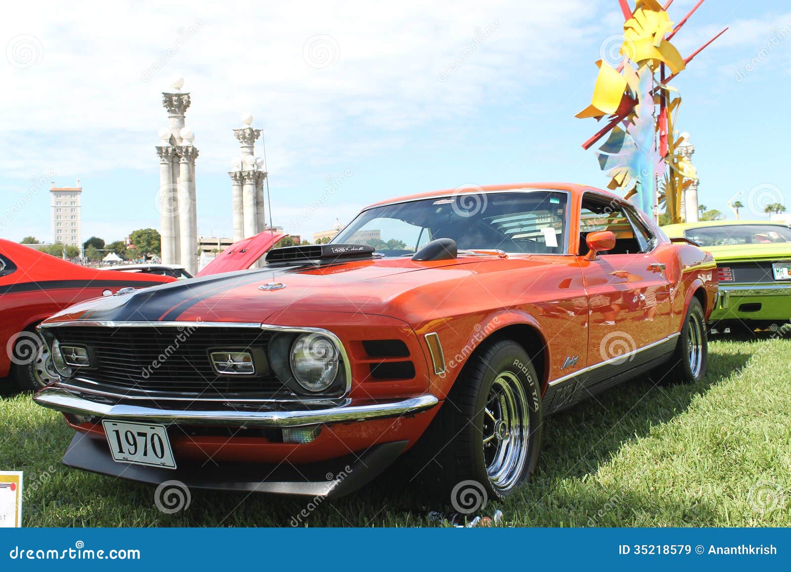 Altes Auto Ford Mustangs Mach-1 an Der Autoshow Redaktionelles ...
