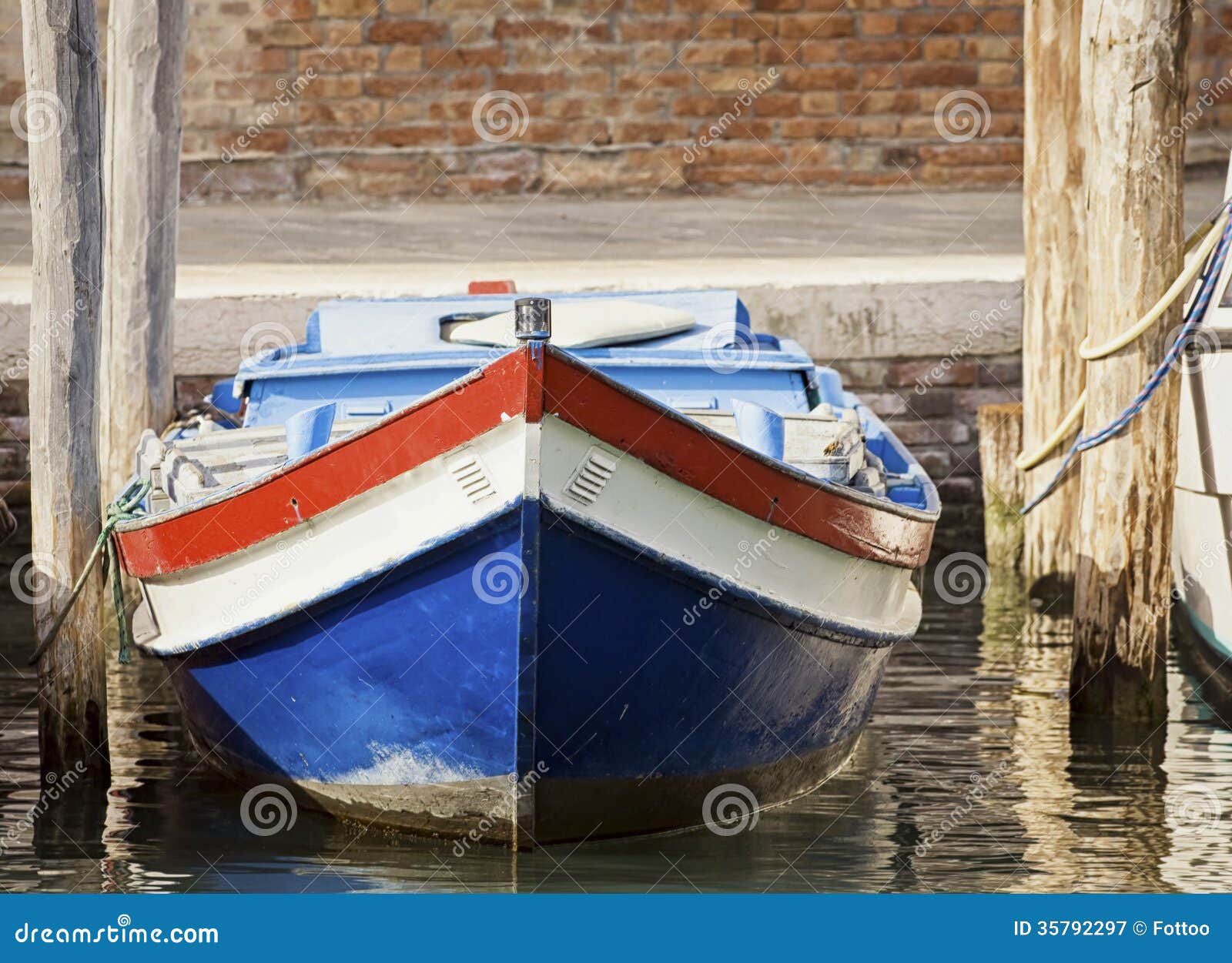 Altes Boot stockbild. Bild von leute, nachricht, meer - 35792297
