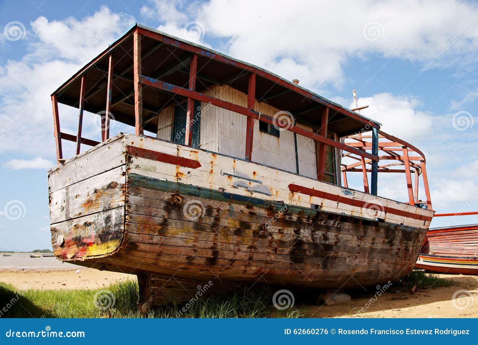 Altes Boot stockfoto. Bild von falke, strand, farben - 62660276