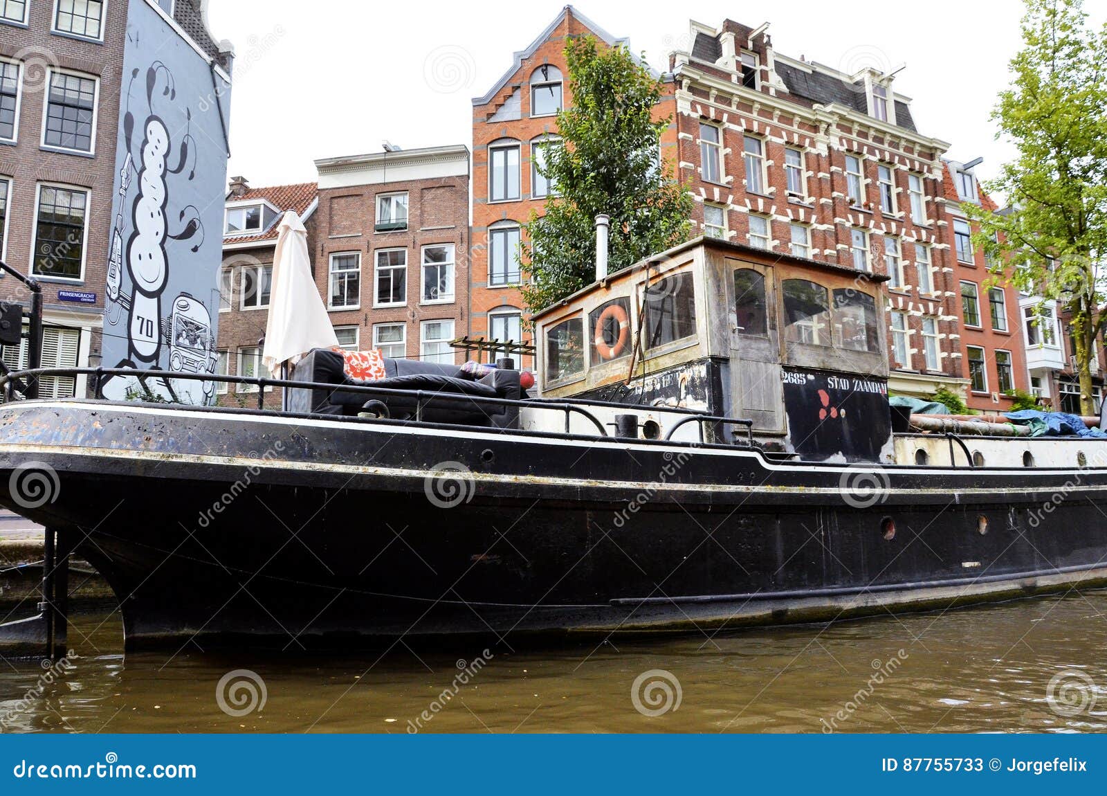 Altes Boot in Amsterdam redaktionelles stockfoto. Bild von typisch ...