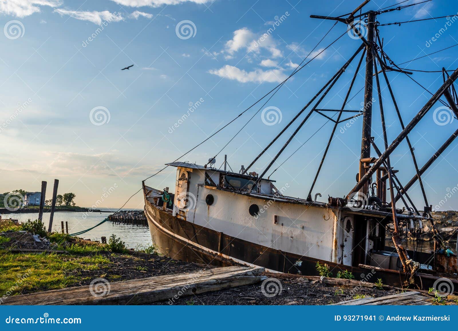 Altes Fischerboot stockbild. Bild von marine, blau, jachthafen - 93271941