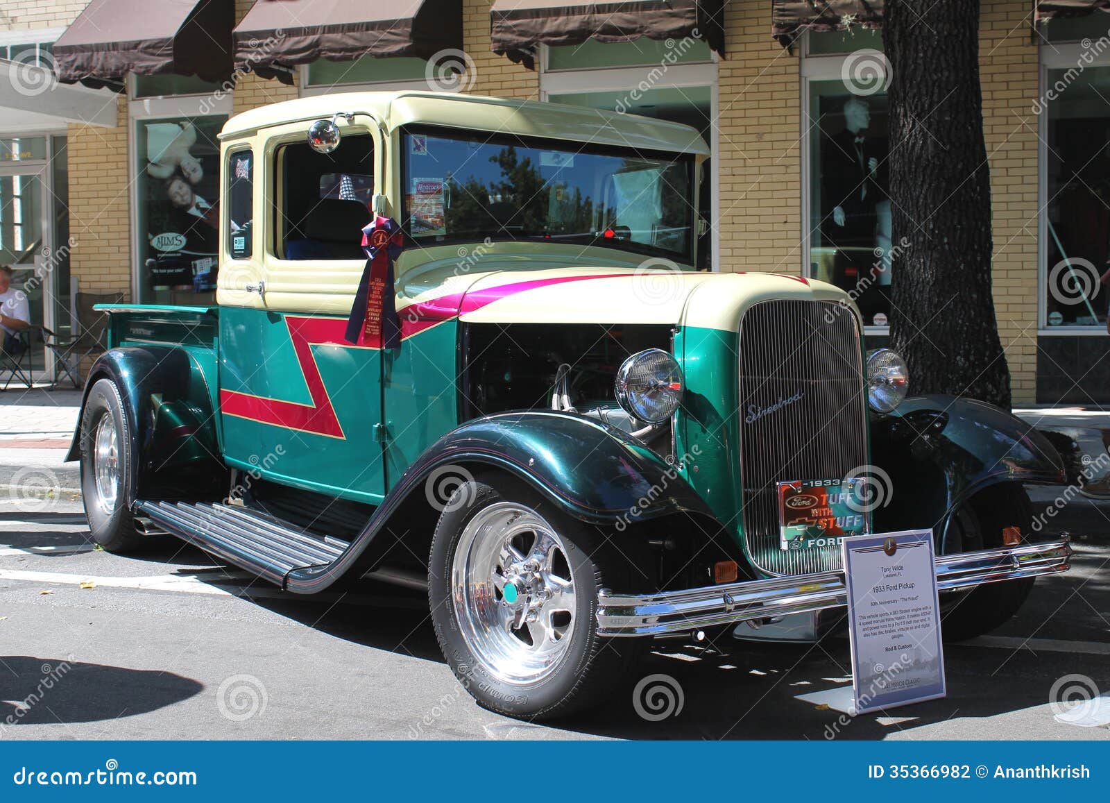 Altes Ford Pickup-1933 an Der Autoshow Redaktionelles Stockfotografie ...