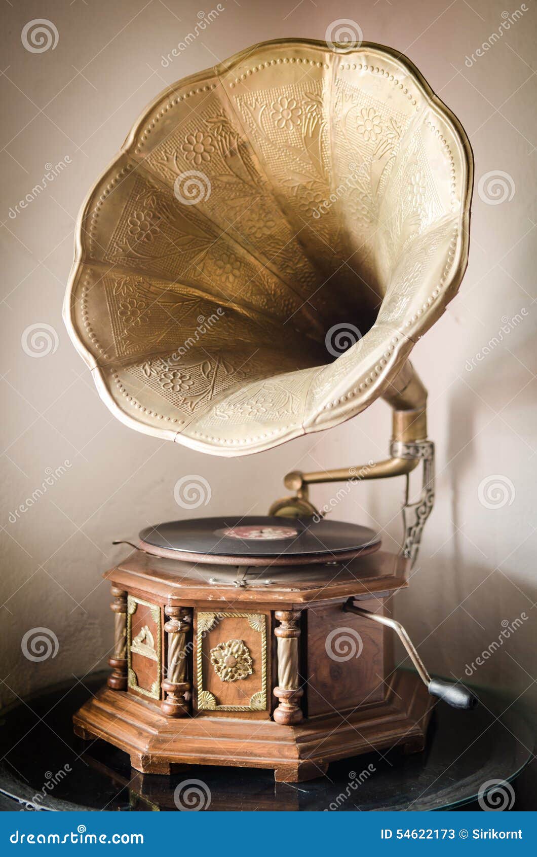 Altes Grammophon stockbild. Bild von auslegung, lebensstile - 54622173