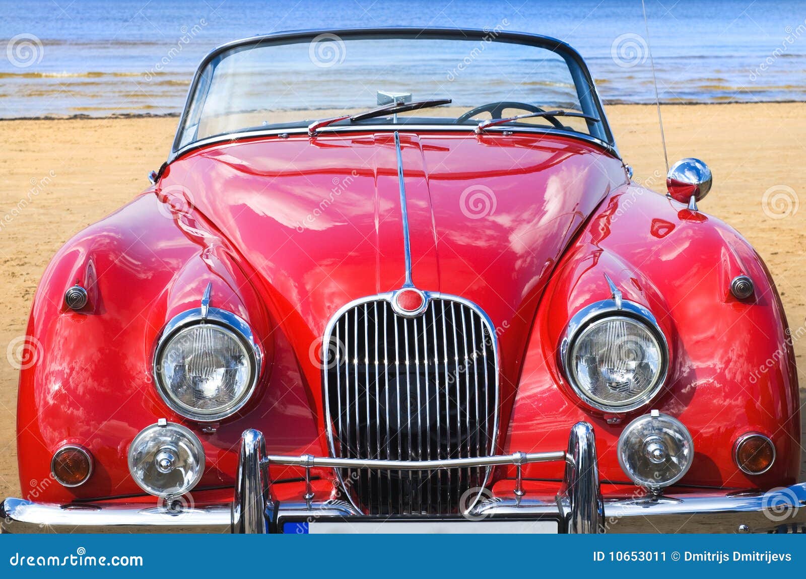 Altes Klassisches Rotes Auto am Strand Stockbild - Bild von meer ...
