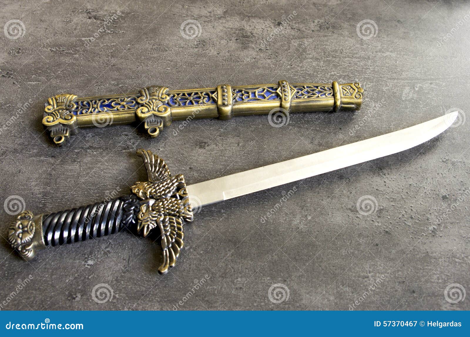 Altes Kriegsmesser stockbild. Bild von jagd, aufwendig - 57370467