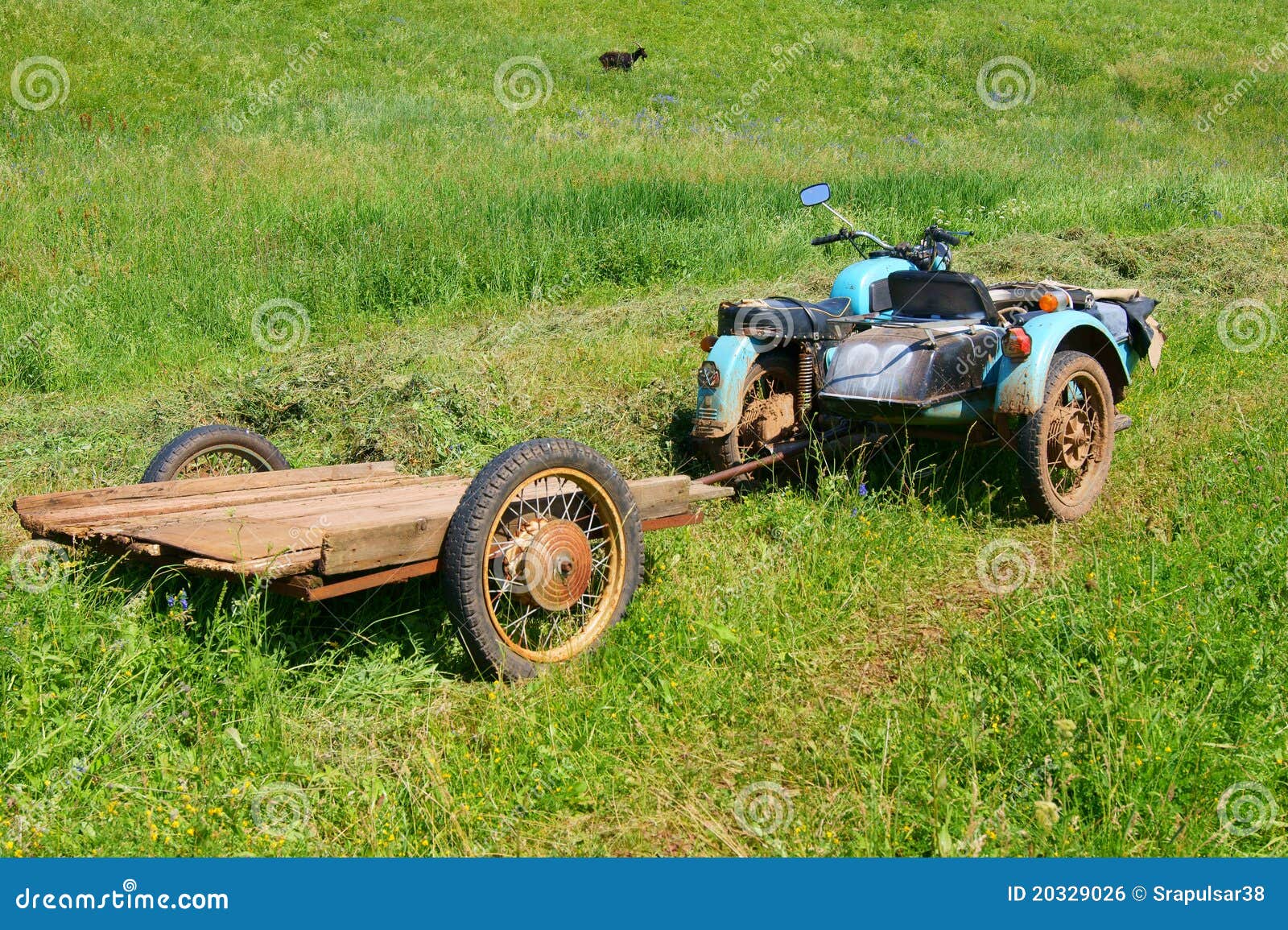 Altes Motorrad stockfoto. Bild von nave, motorrad, wiese - 20329026