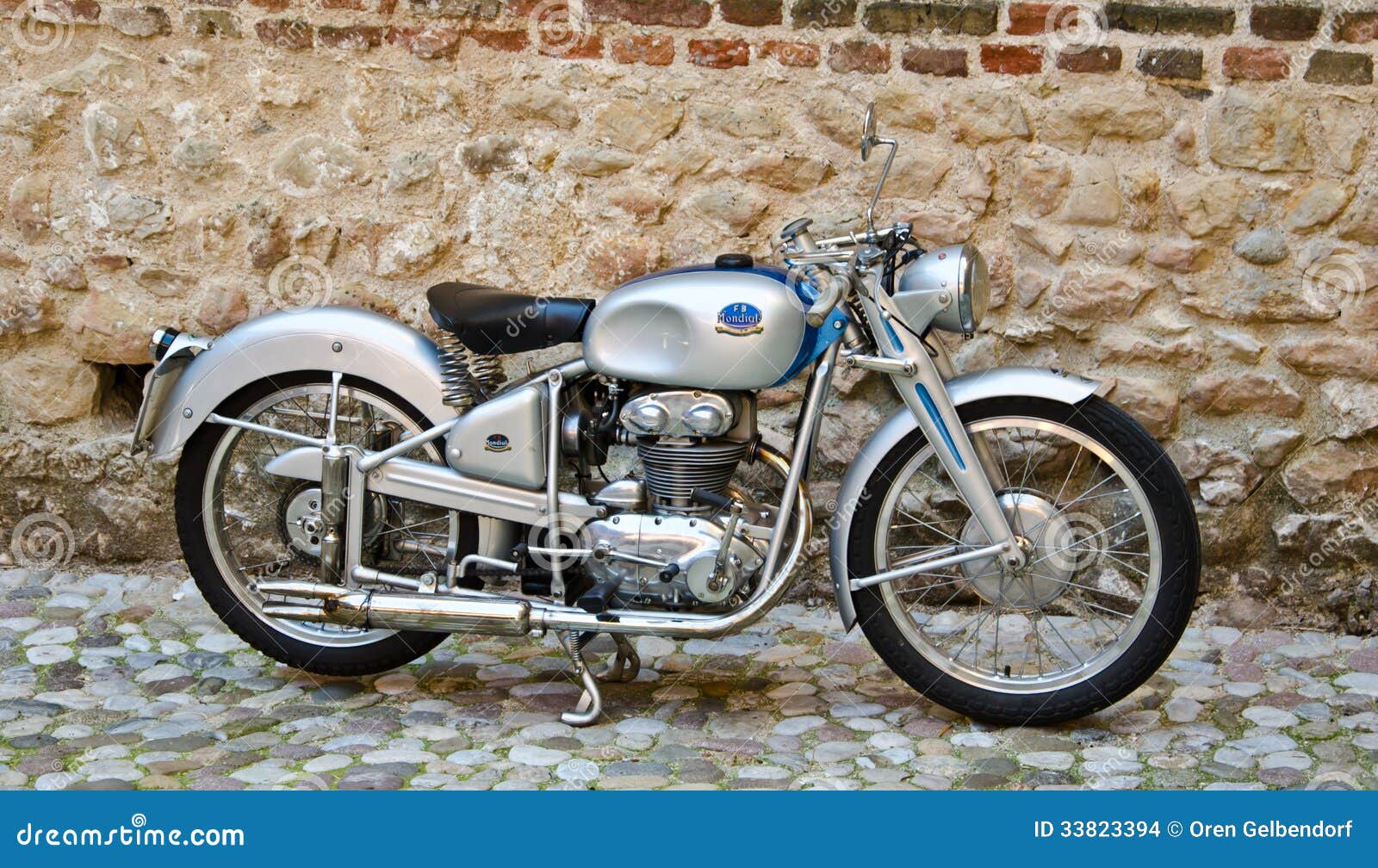 Altes Motorrad redaktionelles stockbild. Bild von auslegung - 33823394