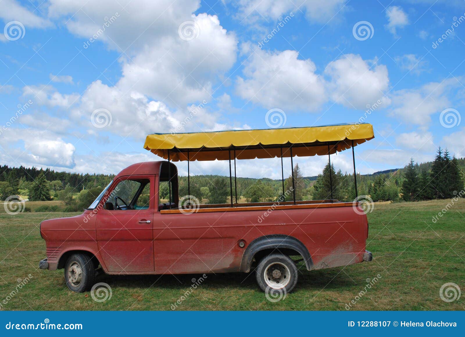 Altes rostiges Auto stockbild. Bild von auto, rost, metall - 12288107