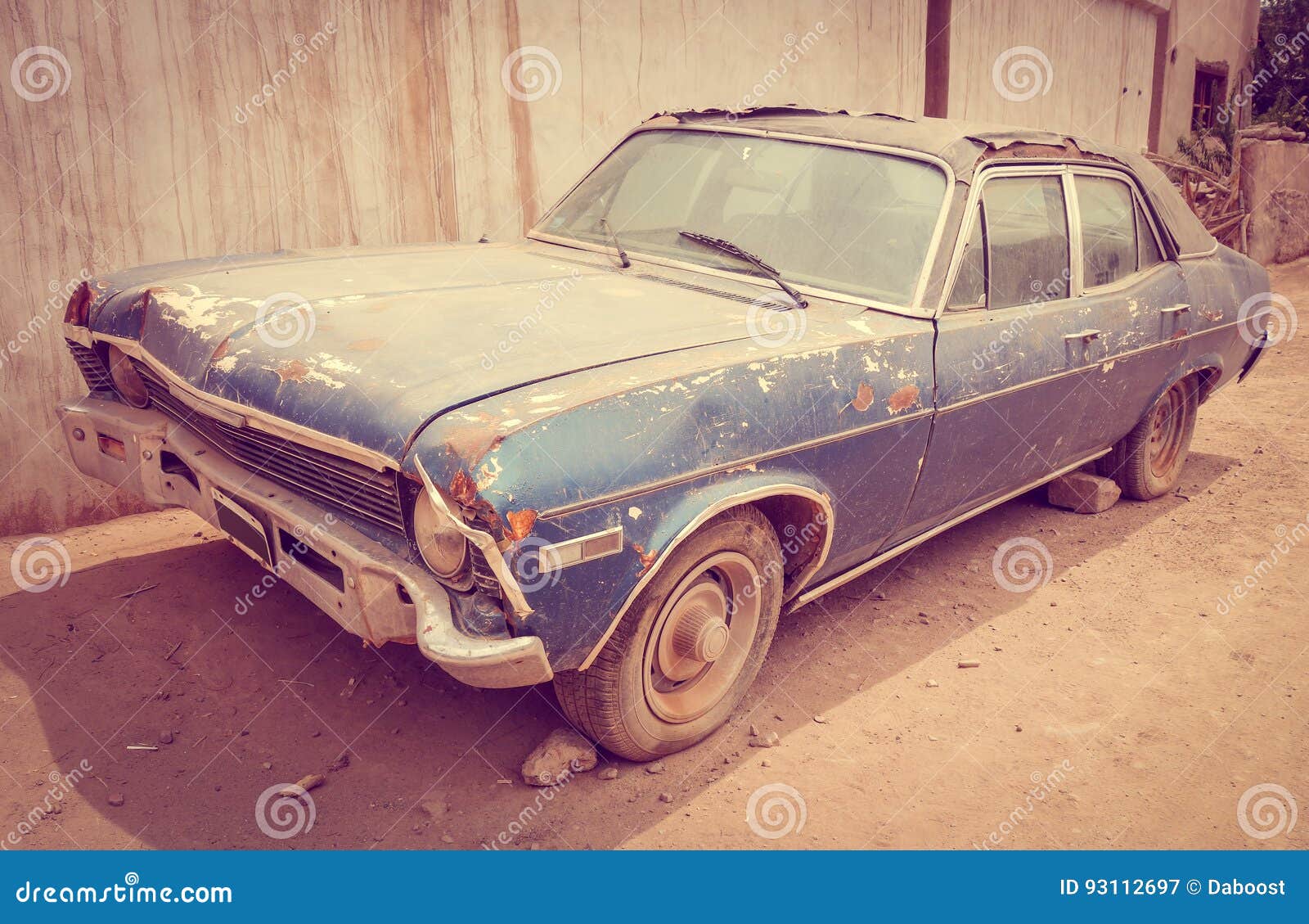 Altes rostiges Auto stockbild. Bild von auto, argentinien - 93112697