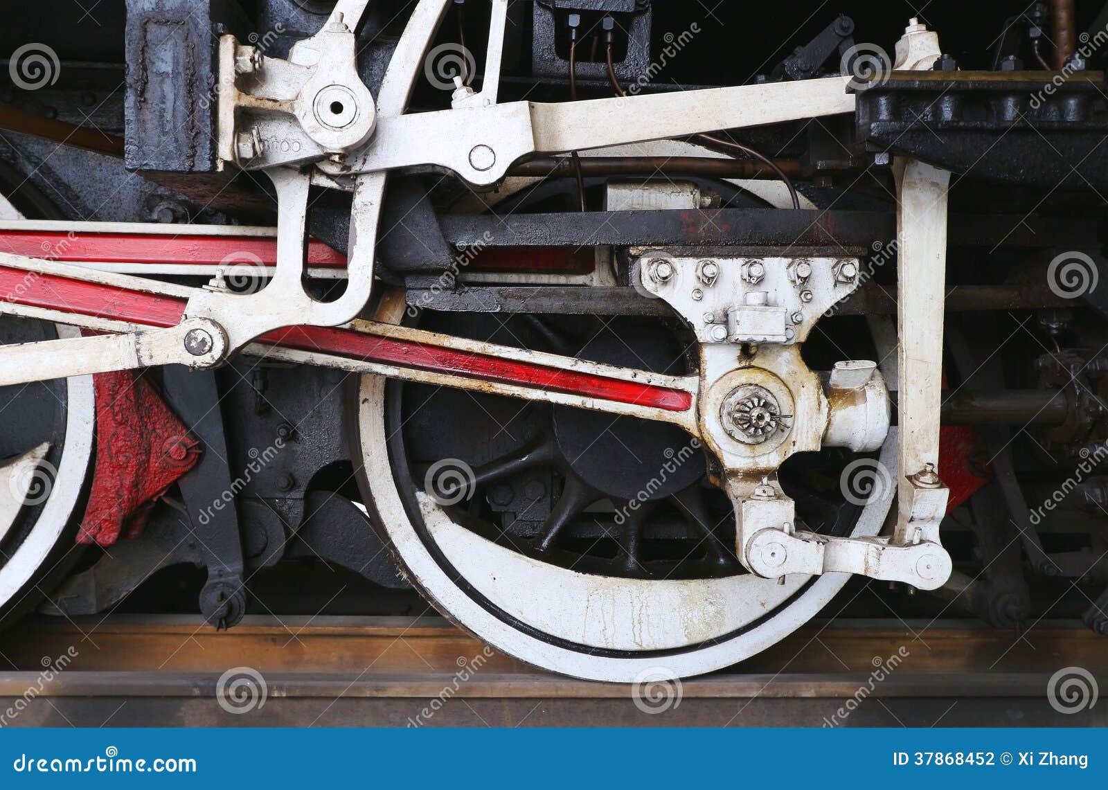 Altes Zug-Rad stockfoto. Bild von verkehr, lastwagen - 37868452