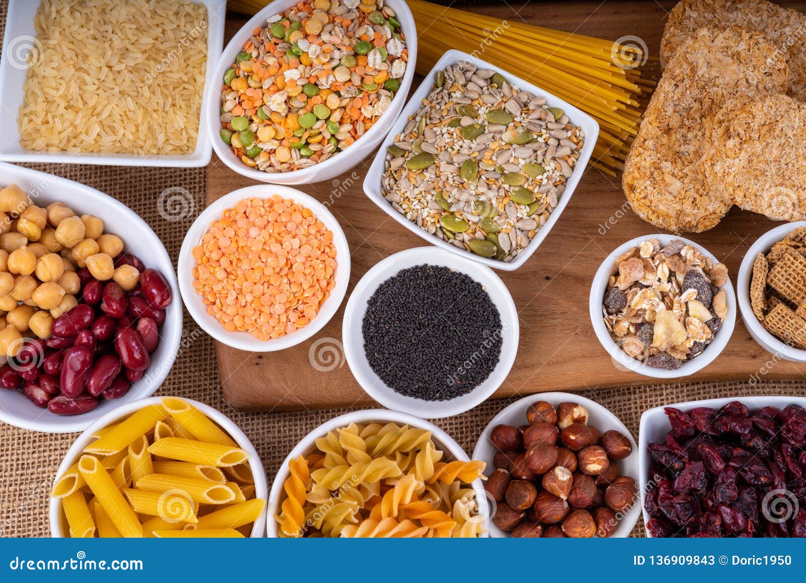 Alti Semi E Pasta Della Fibra Immagine Stock - Immagine di colore ...