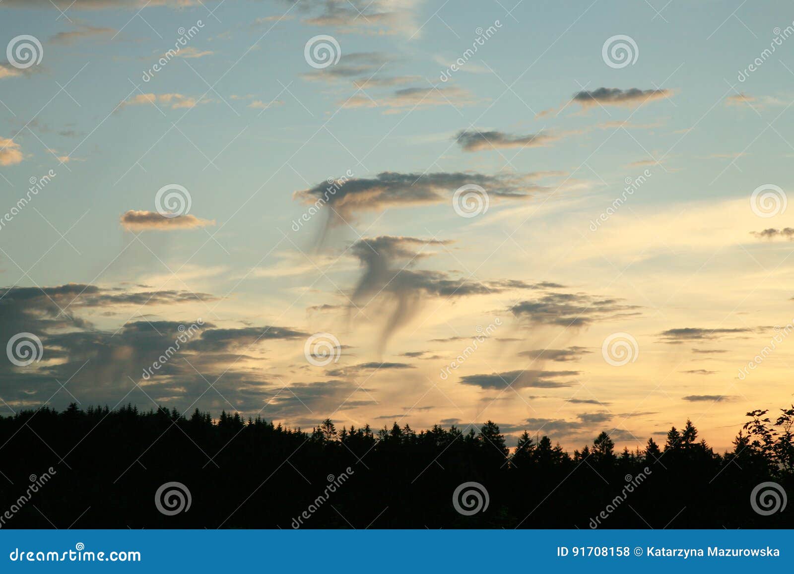 Altocumulus Floccus Virga Clouds Stock Photo - Image of cloudscape ...