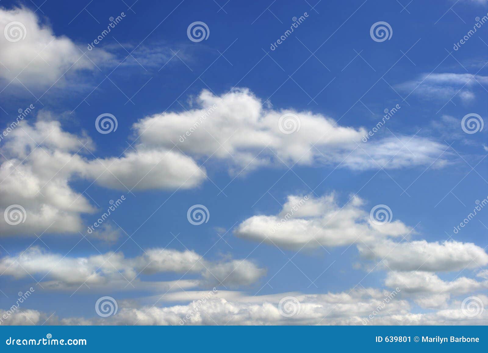Altocumulus-Wolken stockbild. Bild von frieden, regen, atmosphäre - 639801