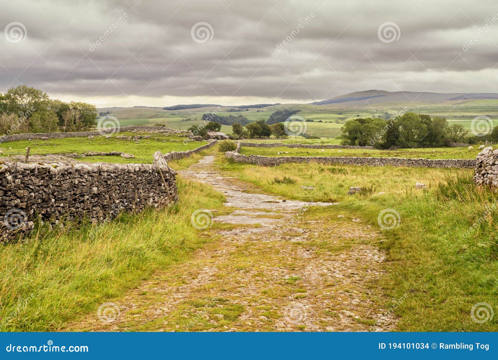 Alum Pot, Selside, North Yorkshire Stock Photo - Image of abseiling ...