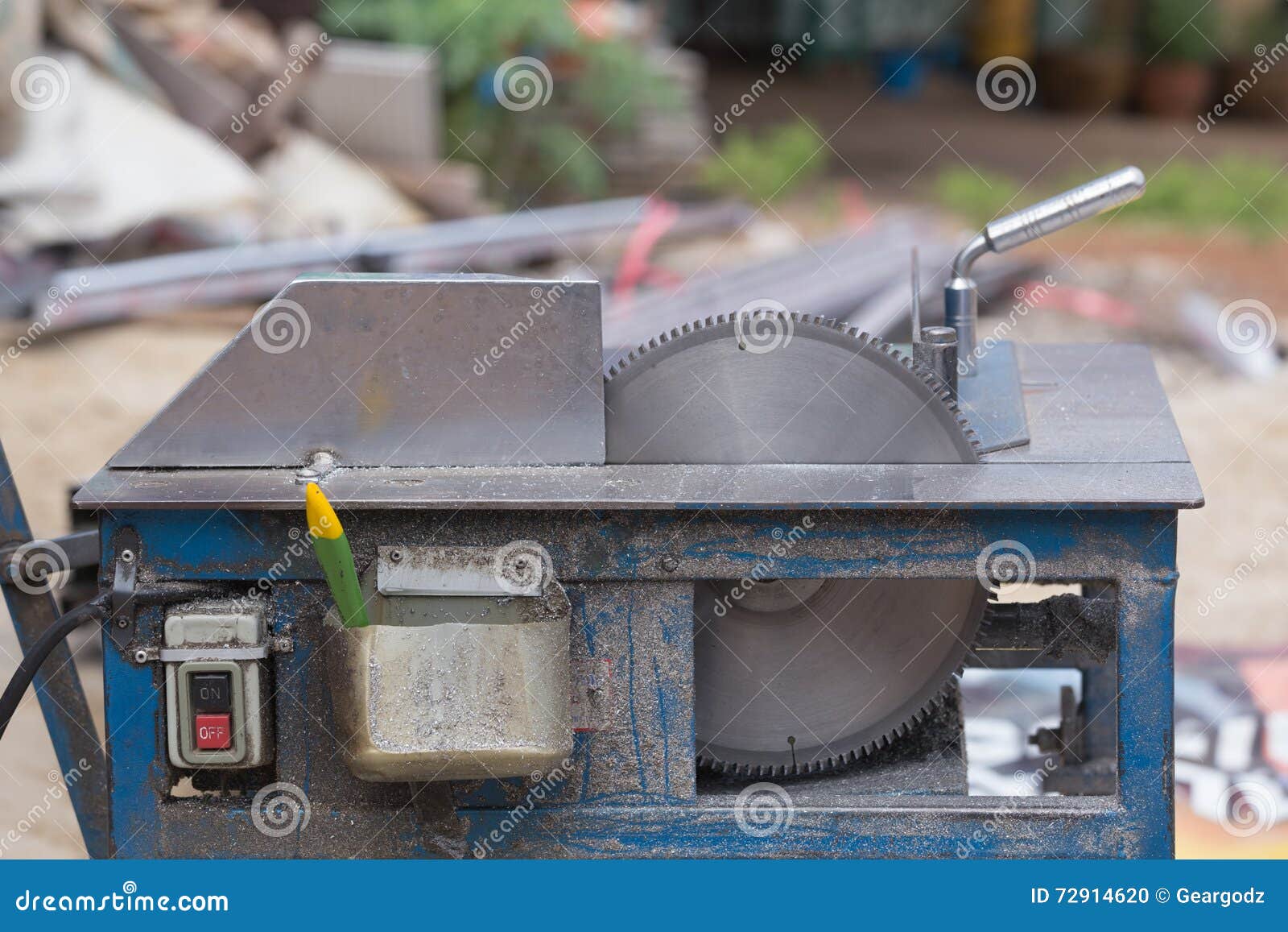 Aluminium Cutting Blade on Table Stock Photo - Image of hand, build ...