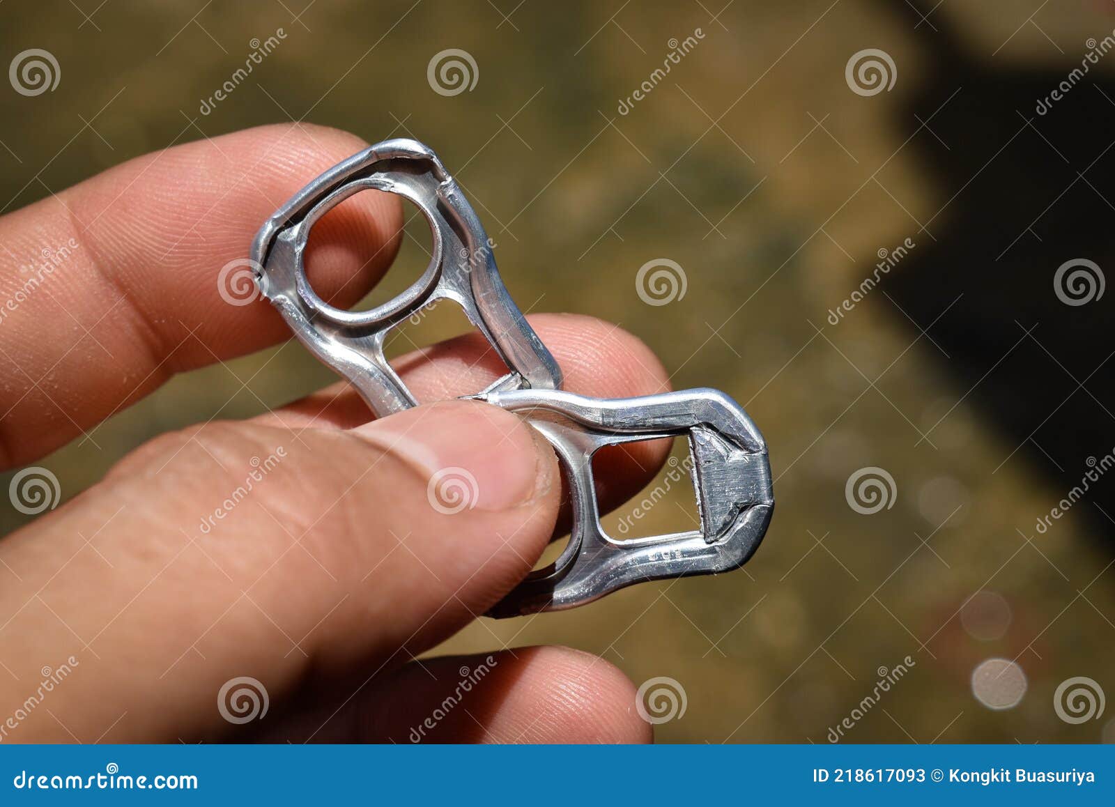 Aluminum Can Lid Loop,loop Can Opener Stock Image - Image of icon, ring ...