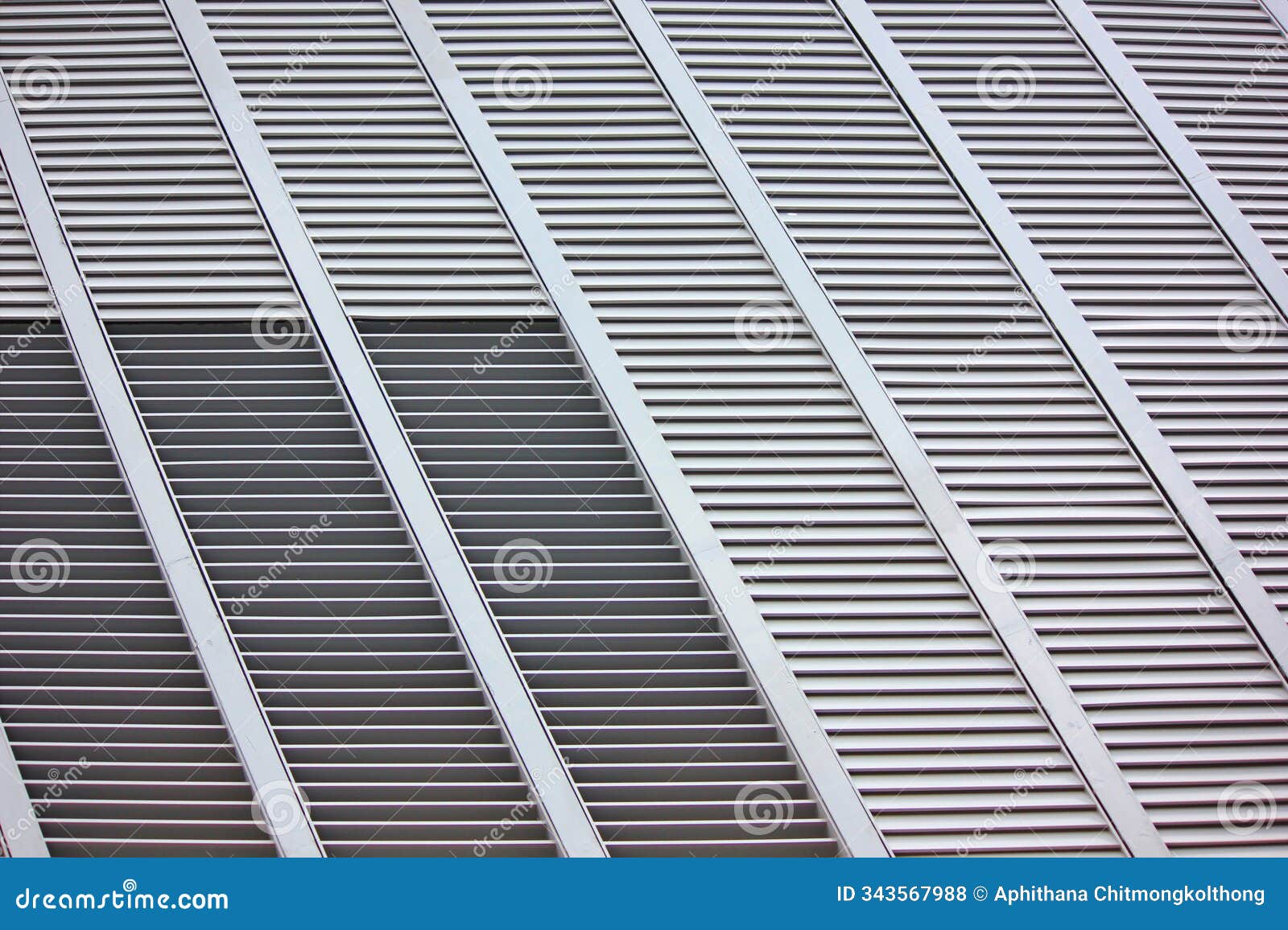 Aluminum Composite Privacy Screen with Ventilation Holes Geometric ...