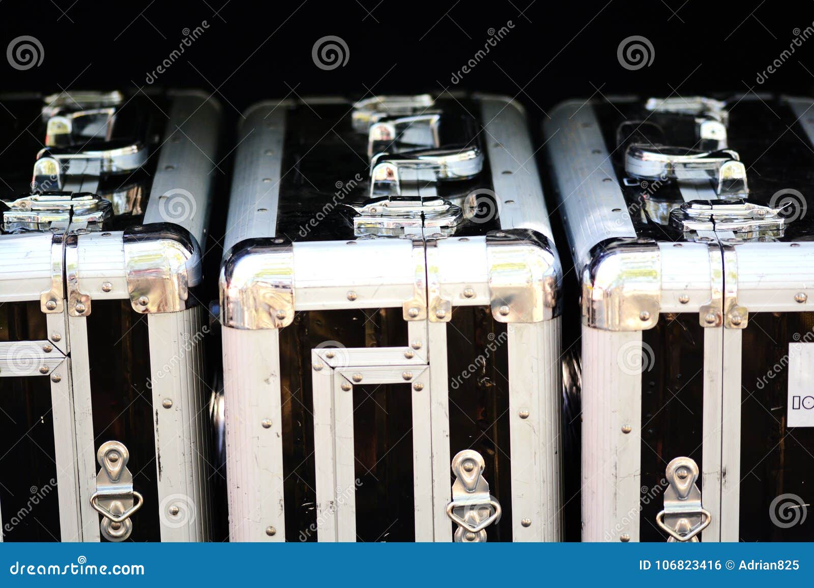 Aluminum Suitcases For Fragile Objects And High Security Transportation ...