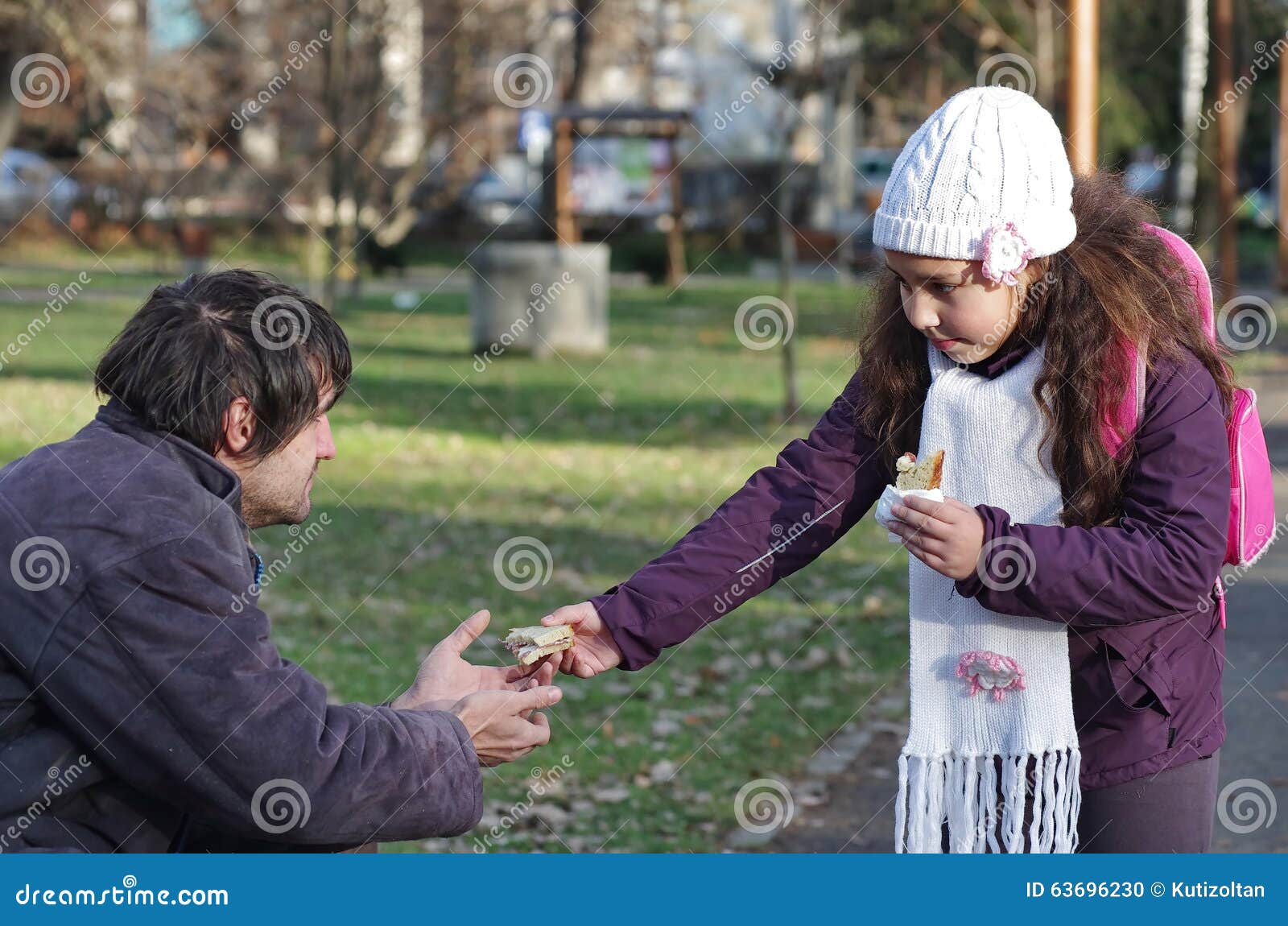 Amabilidad foto de archivo. Imagen de poco, banco, céntrico - 63696230