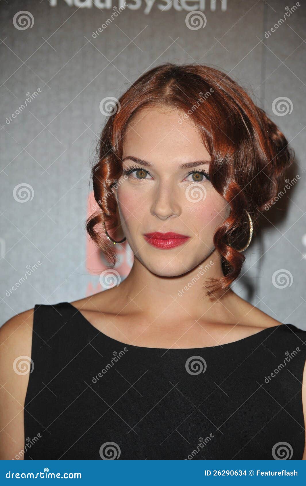 How Tall Is Amanda Righetti