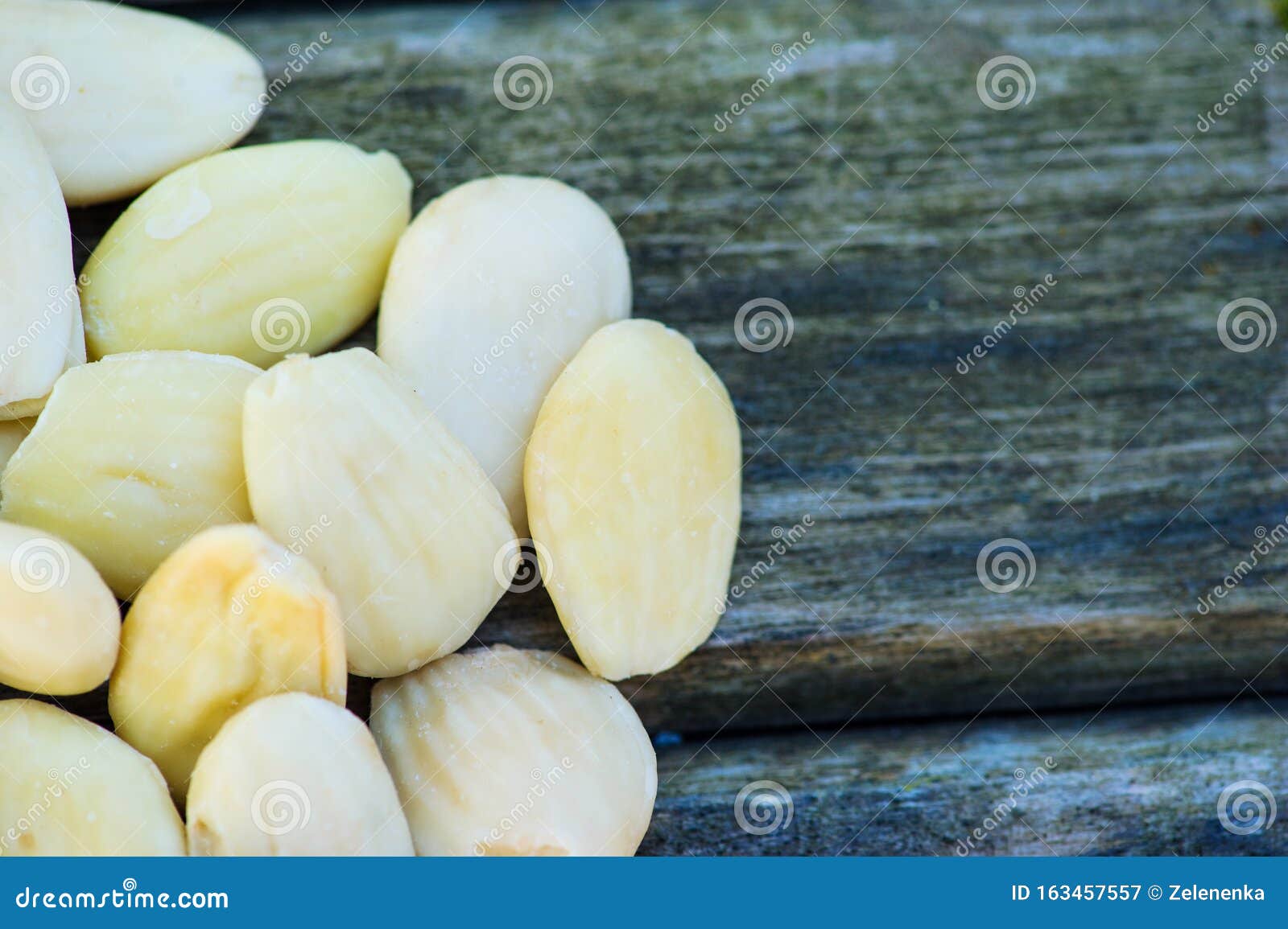 Amandelen stock afbeelding. Image of nave, gezondheid - 163457557