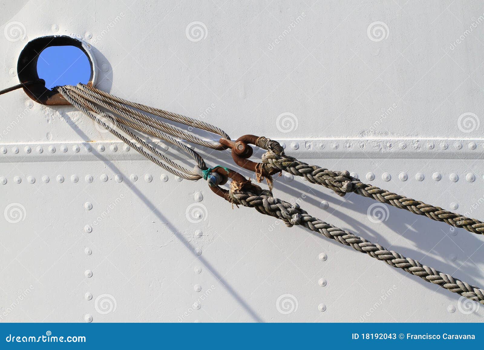 Amarrado imagen de archivo. Imagen de barcos, casco, puerto - 18192043