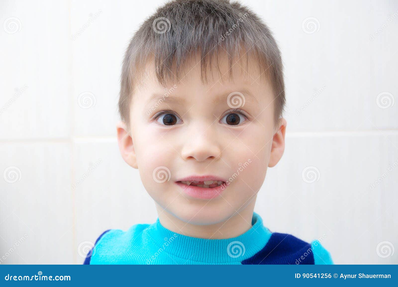 Amazed Boy Face Surprised Child Portrait Stock Photo - Image of ...