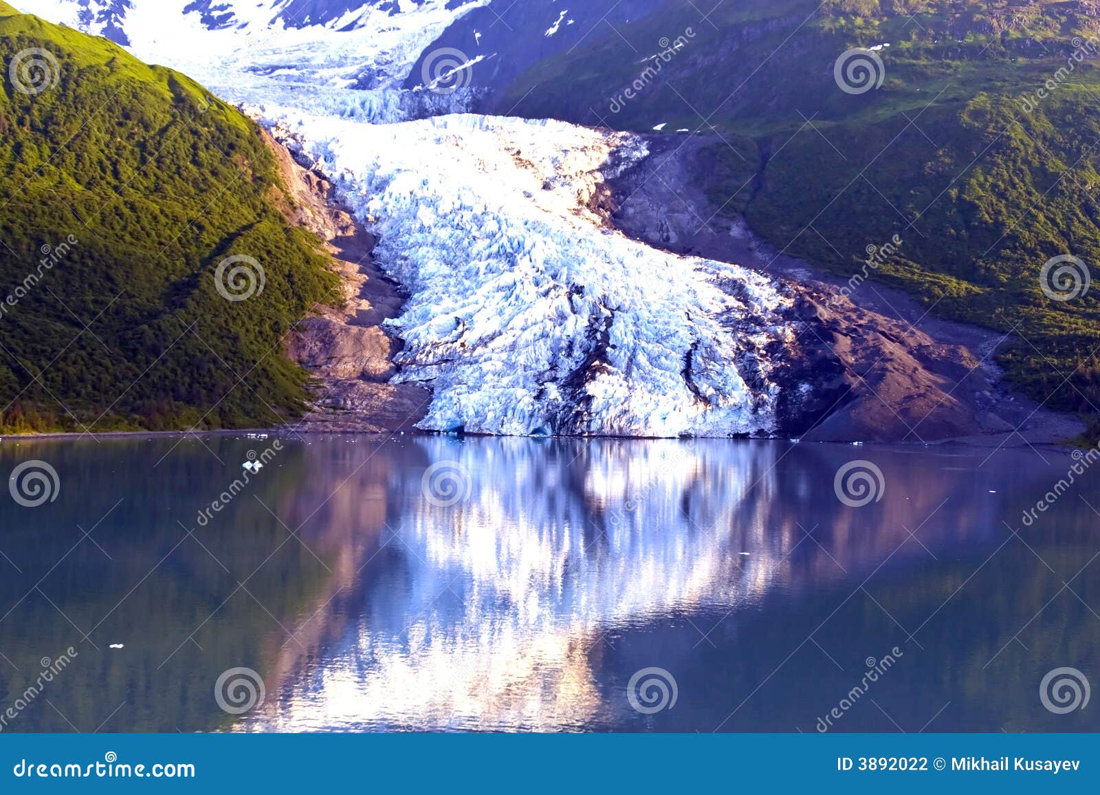 Amazing Alaska stock photo. Image of snow, ocean, sliding - 3892022
