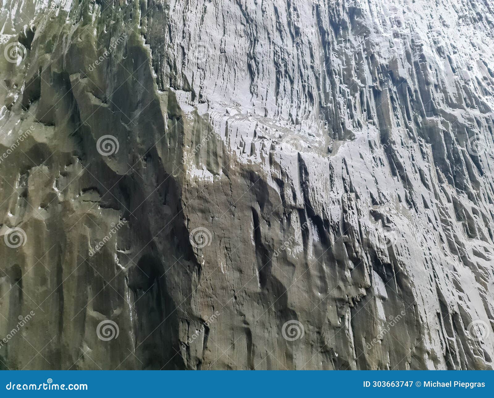 Amazing Basalt Rock Structures at Endless Black Beach of Iceland Stock ...