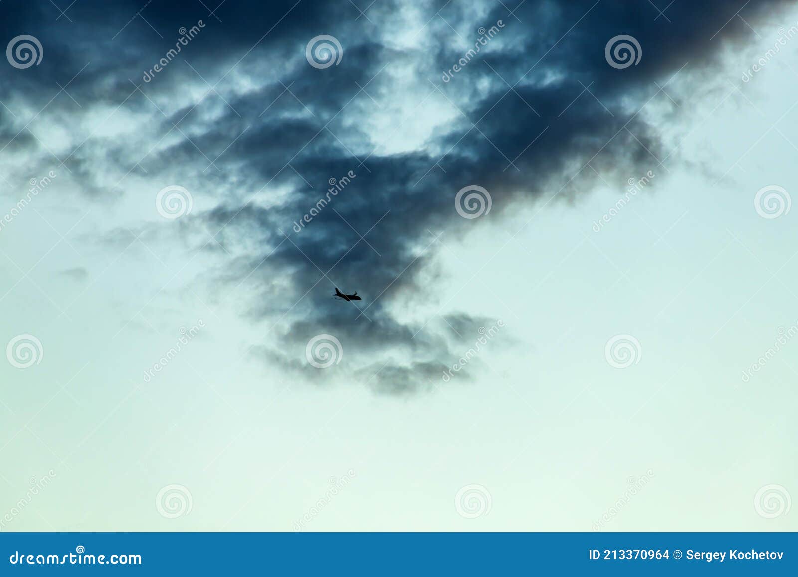 Amazing Blue Sunset Sky. Beautiful Dramatic Sky Stock Photo - Image of ...