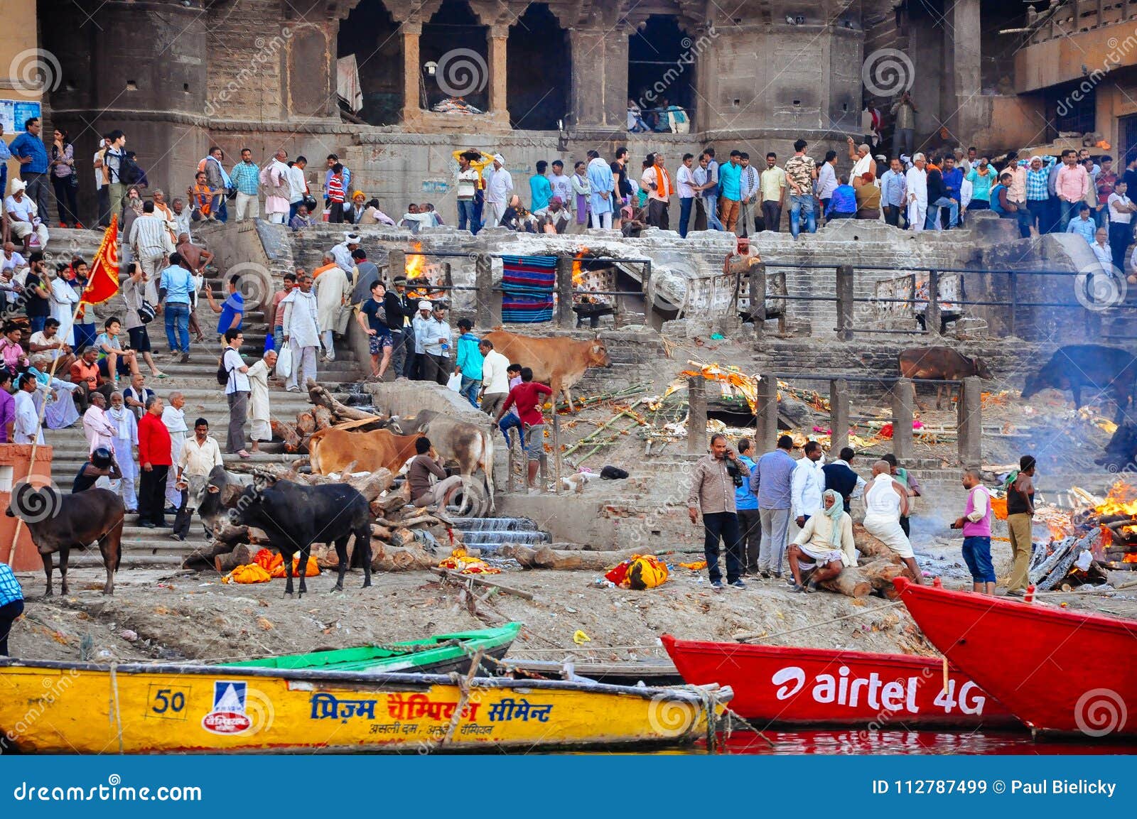 The Burning Ghat in Varanasi, India. Editorial Stock Image - Image of ...