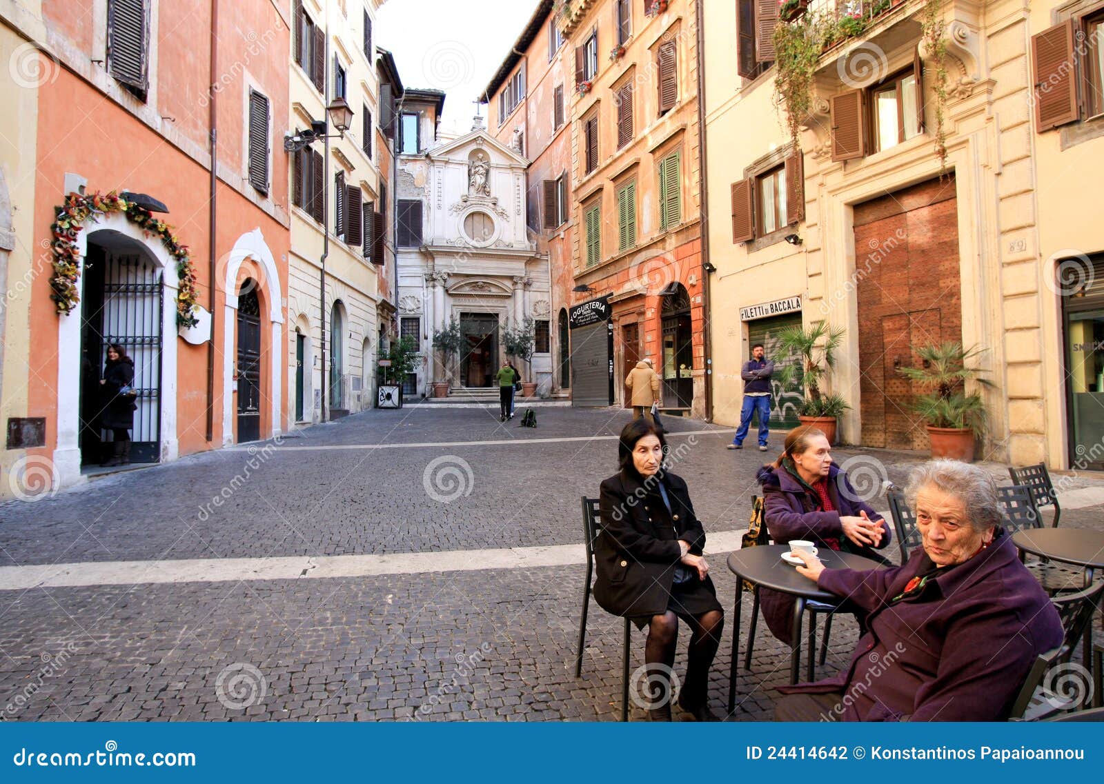 Amazing courtyard in Rome editorial photography. Image of capital ...