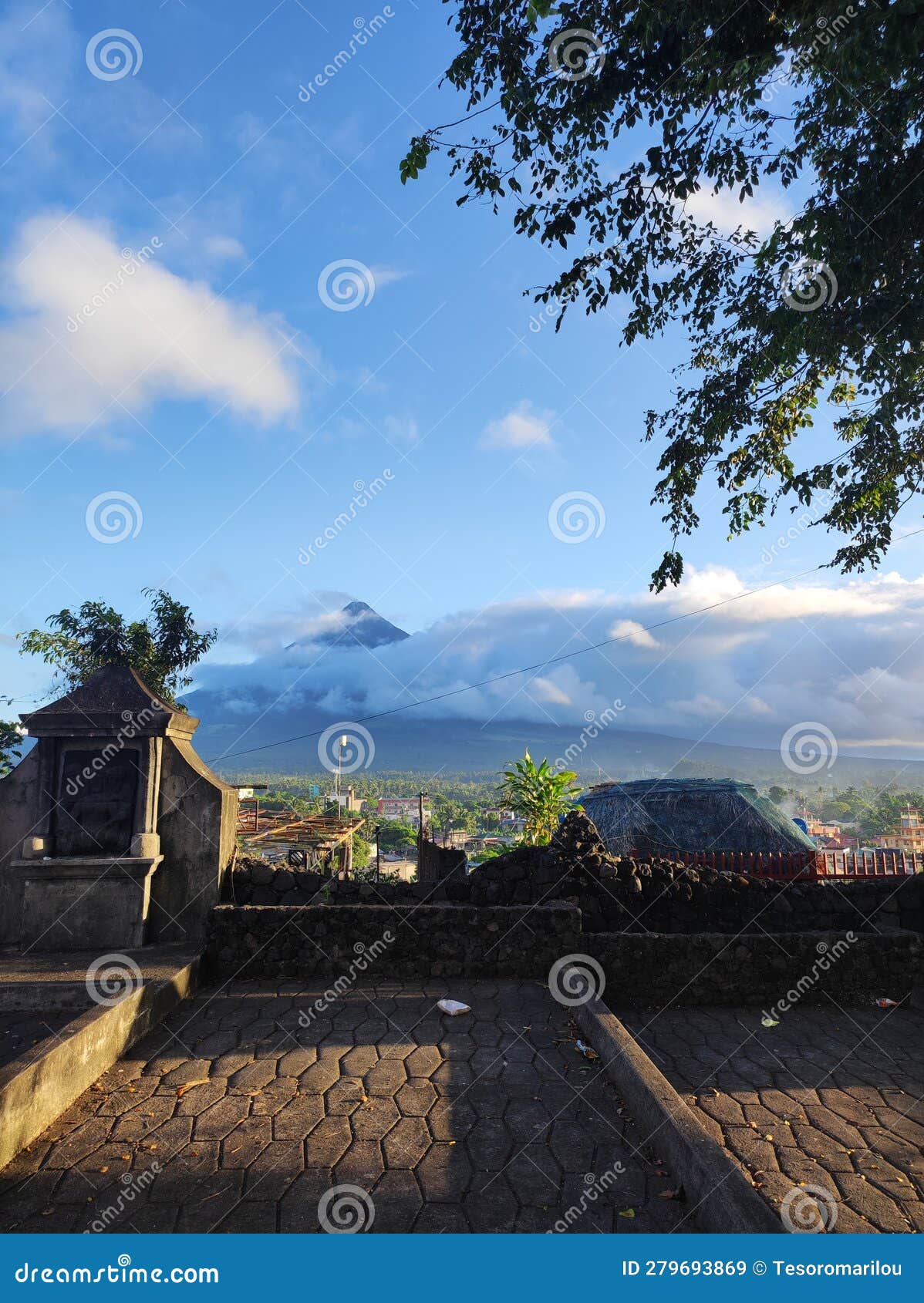 Amazing Mayon Volcano stock image. Image of mayon, volcano - 279693869