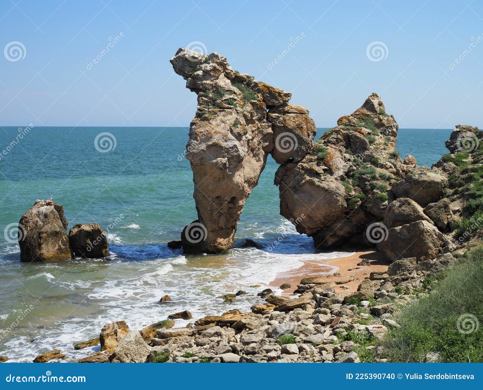 Amazing Natural Stone Arch at the Beach. Stock Photo - Image of nature ...
