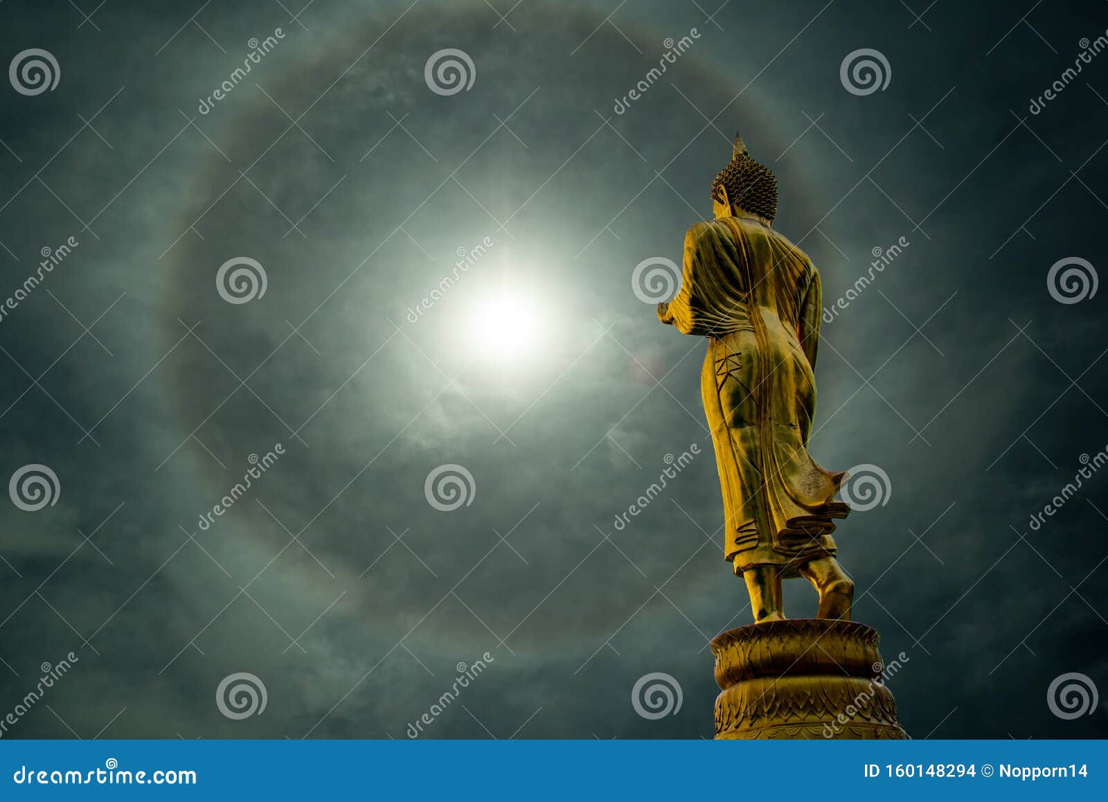 Amazing Scientific Natural Phenomenon. Total Solar Eclipse with Diamond ...