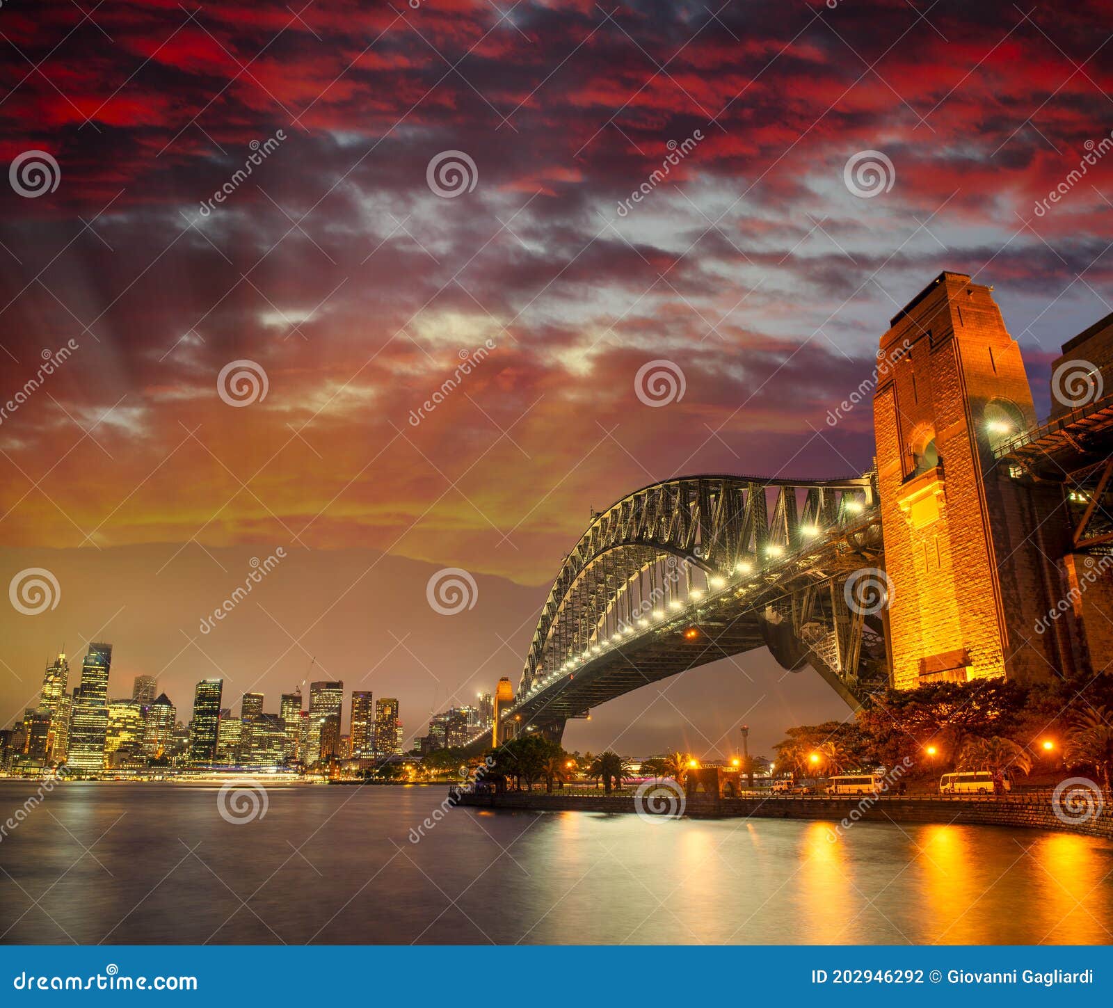 Amazing Sunset Over Sydney Harbour Bridge, NSW Editorial Photography ...