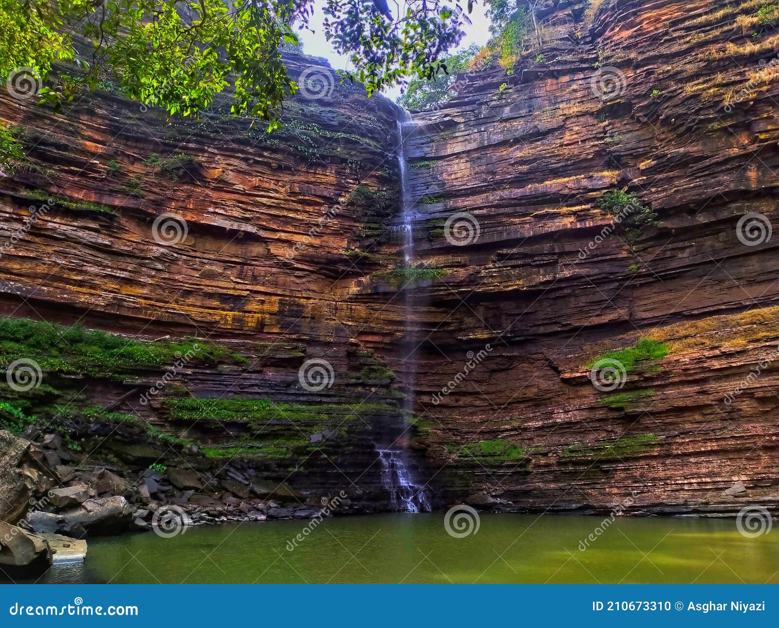 Amazing vasudha waterfall stock photo. Image of amazing - 210673310