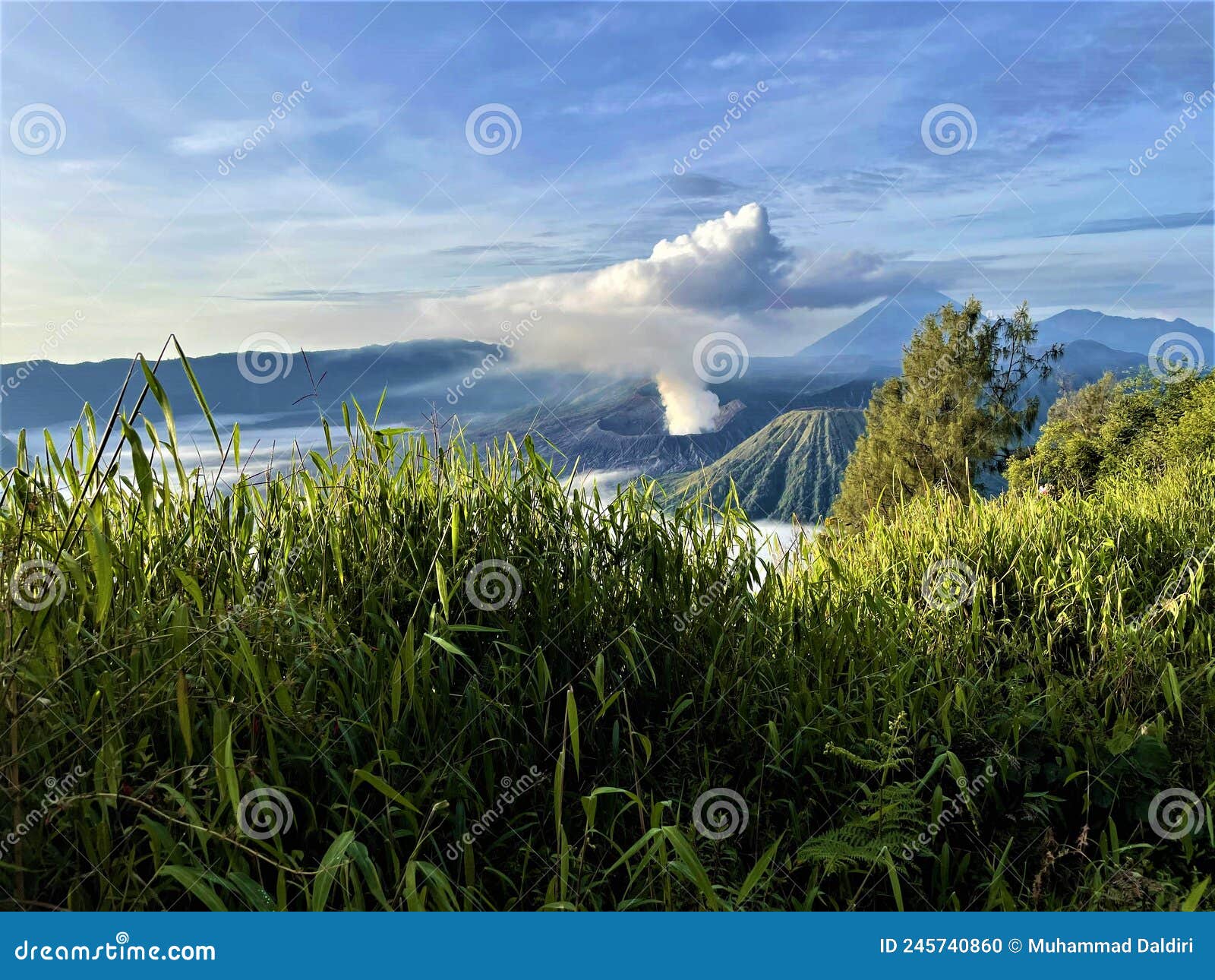 Amazing View of Mount Bromo Stock Photo - Image of horizon, darkness ...