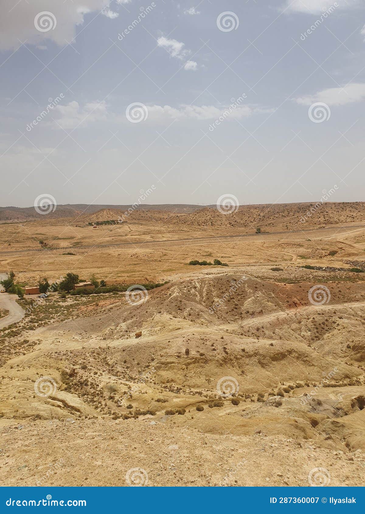 Amazing View of Sandy Desert from Cliff Stock Image - Image of desert ...