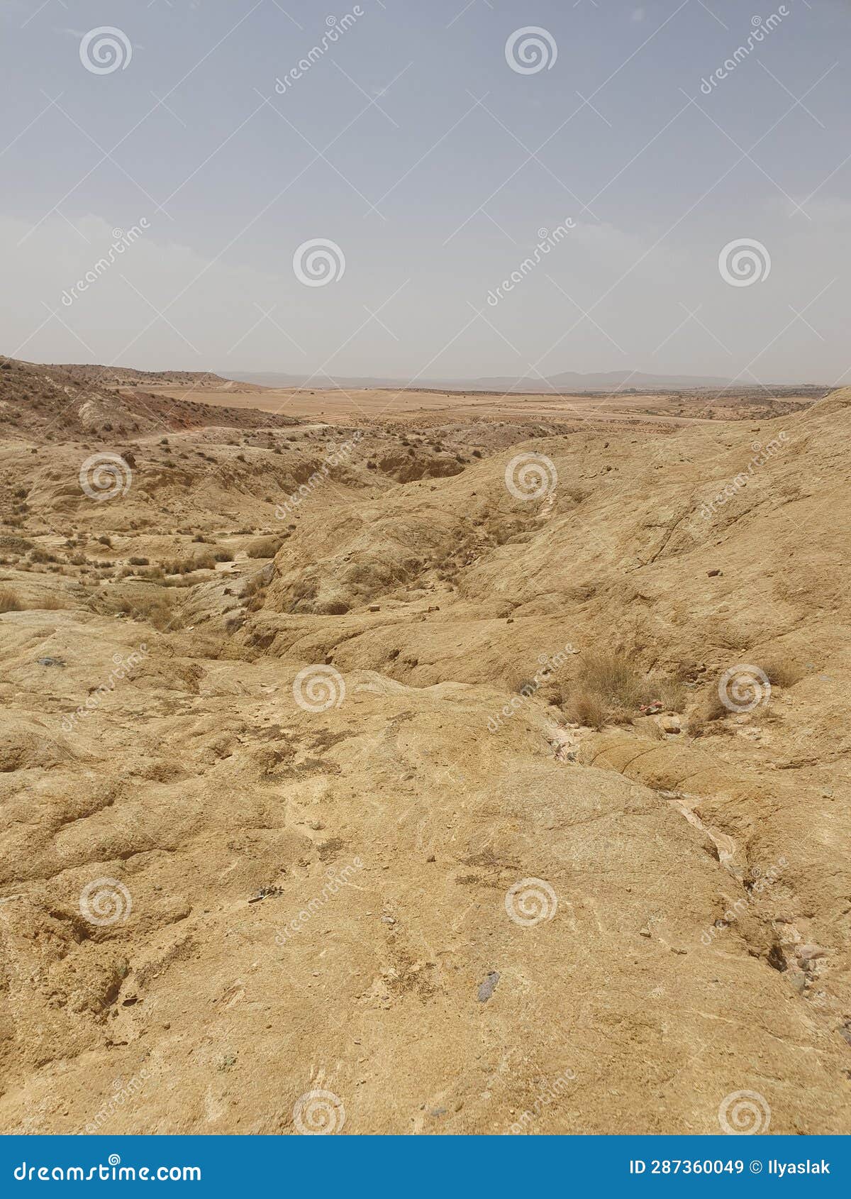 Amazing View of Sandy Desert from Cliff Stock Image - Image of desert ...