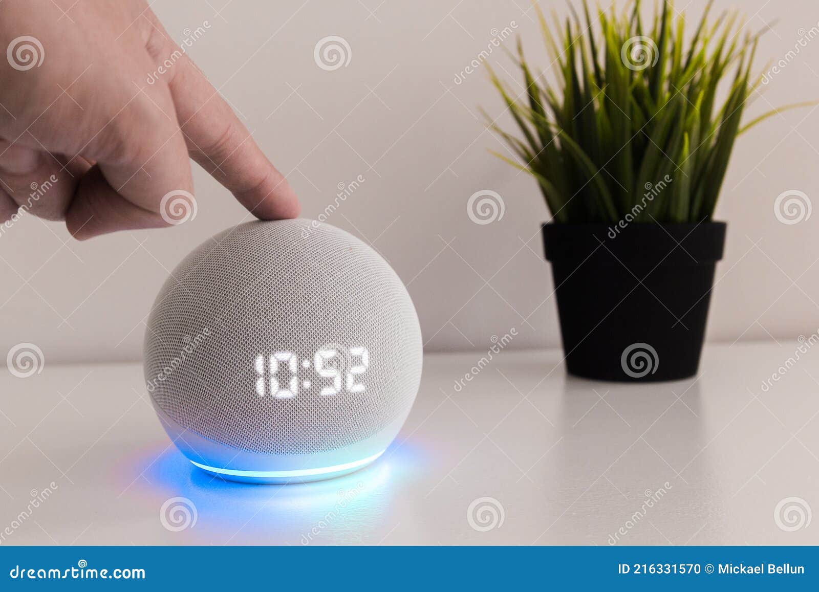 Voice Controlled Speaker with Activated Voice Recognition, on Light ...