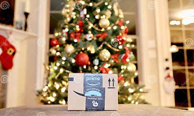 Amazon Prime Christmas Holiday Gift Editorial Photo - Image of delivery ...