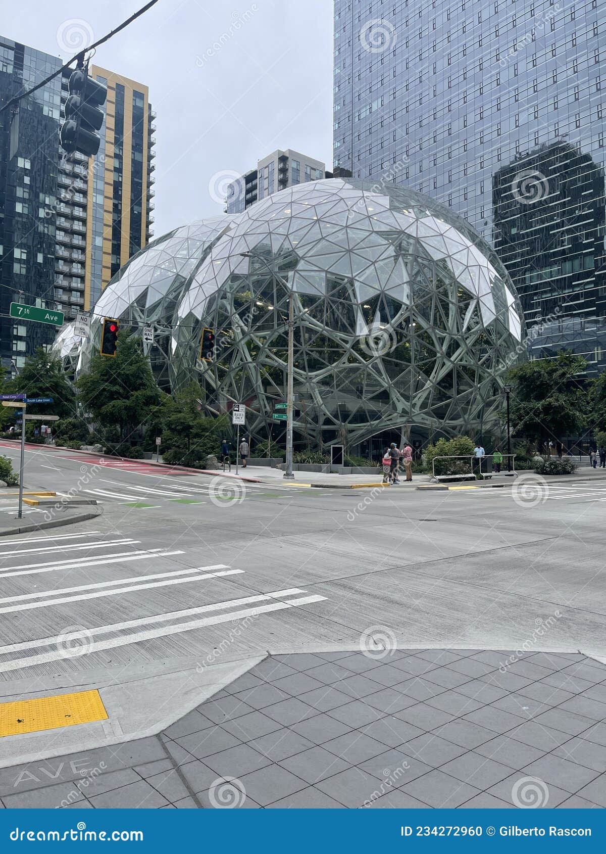 Amazon Seattle Headquarters - Spheres Under Construction Editorial ...