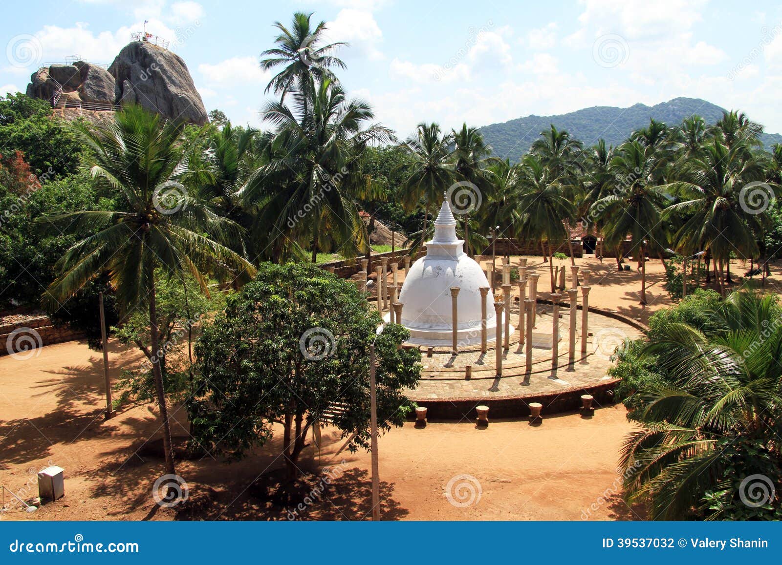 Ambasthala dagaba stock photo. Image of ruin, local, building - 39537032