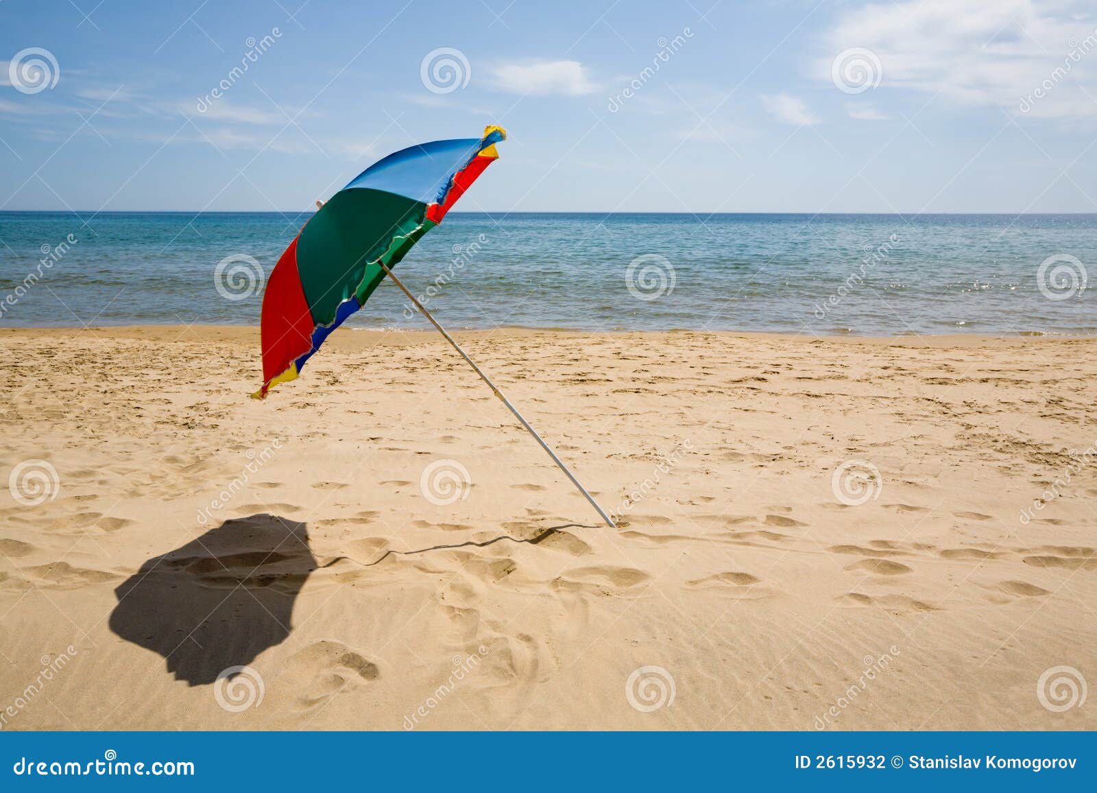 Ambrella & beach stock photo. Image of horizon, leisure - 2615932