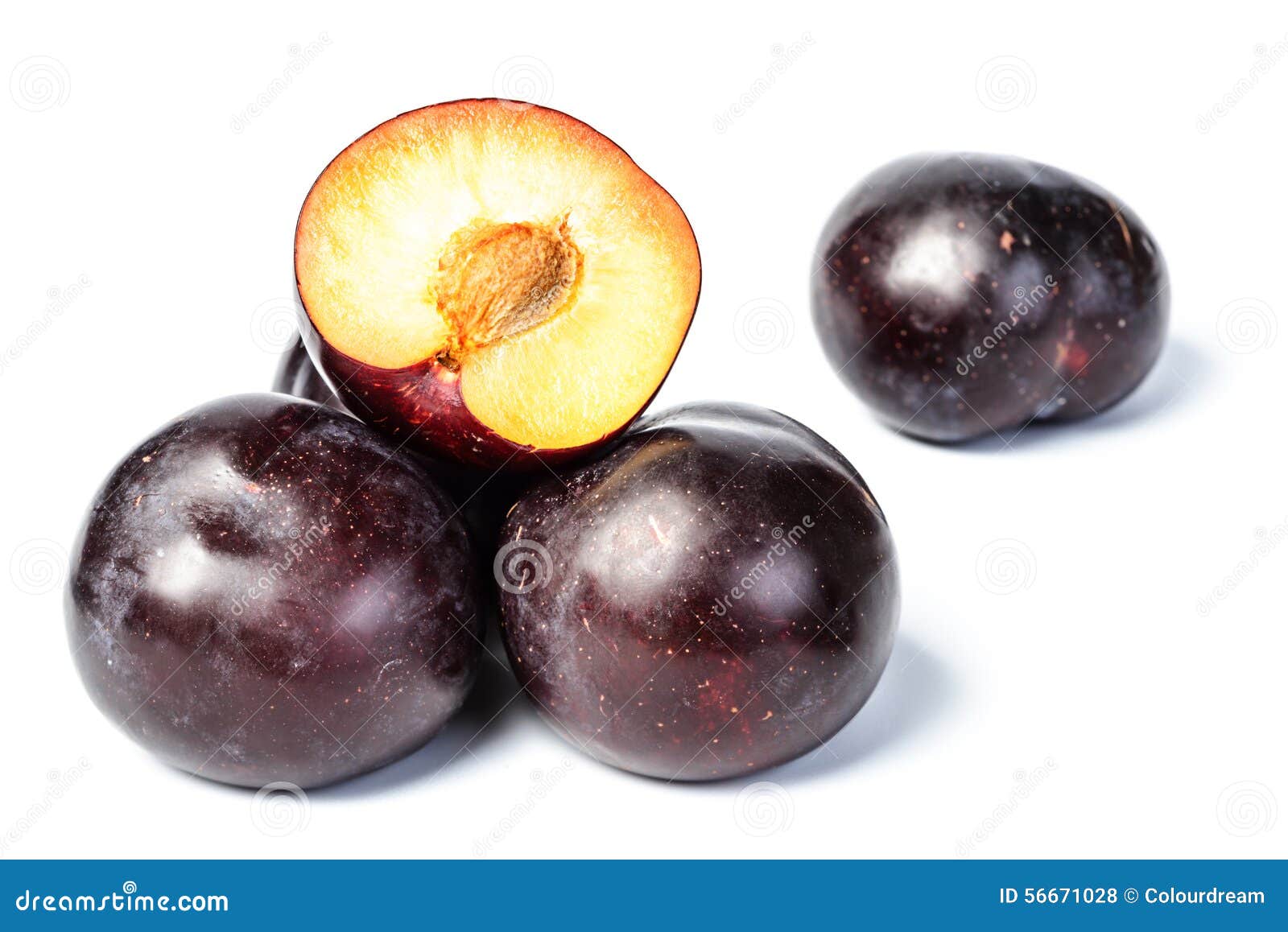 Ameixa fresca foto de stock. Imagem de frescor, azul - 56671028