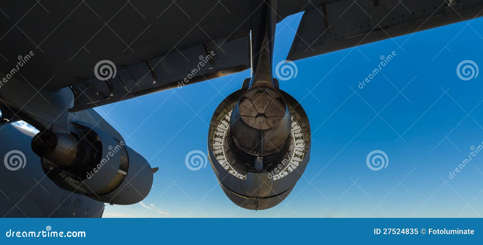 American C-17 Globemaster Jet Engine Stock Image - Image of usaf ...